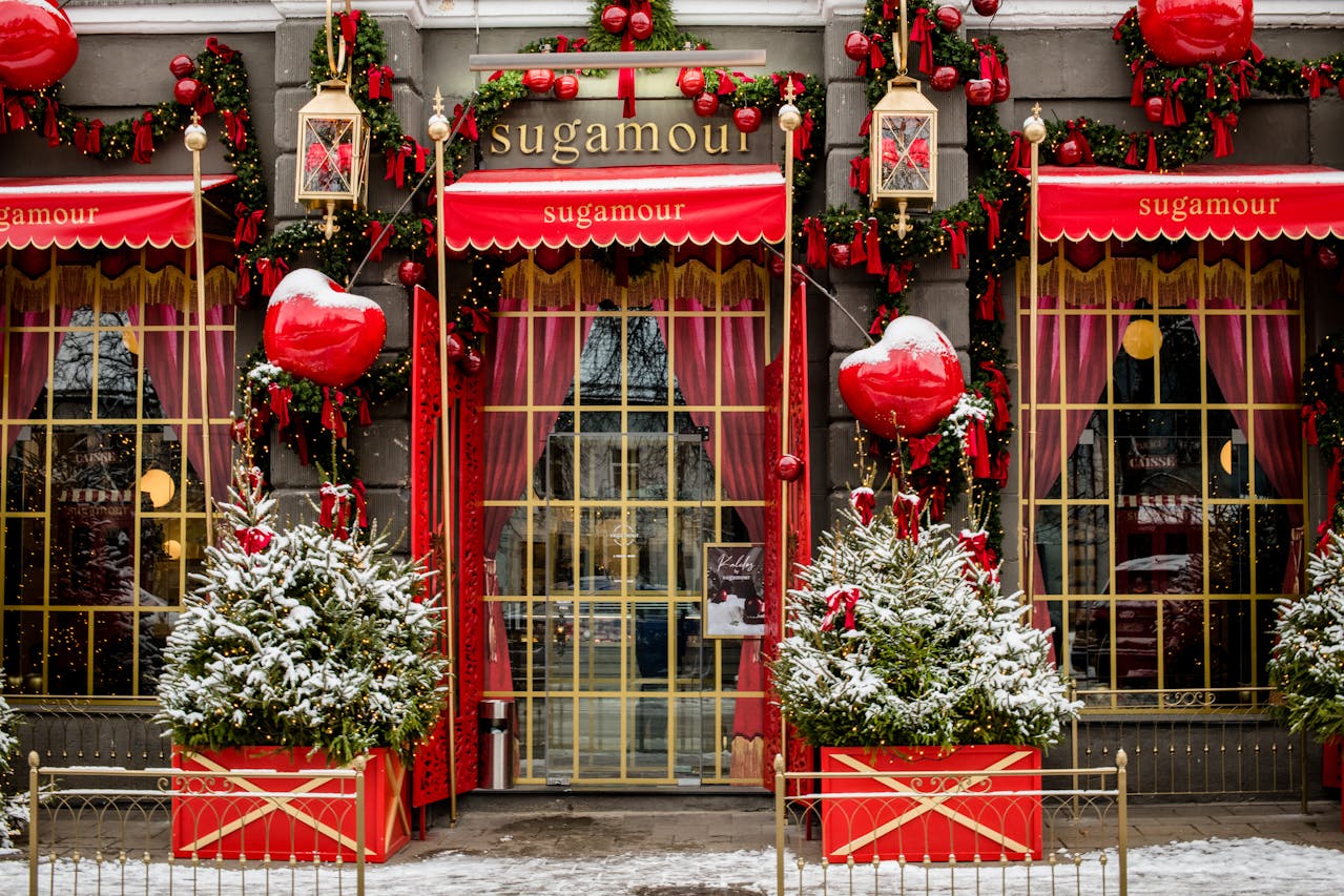 Movie Classic Christmas Window Tour – Her Life Adventures