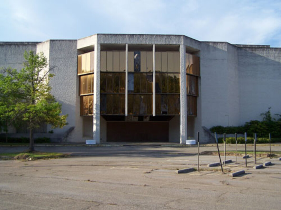 12 American Malls That Are Now Creepy Abandoned Ruins – Her Life Adventures