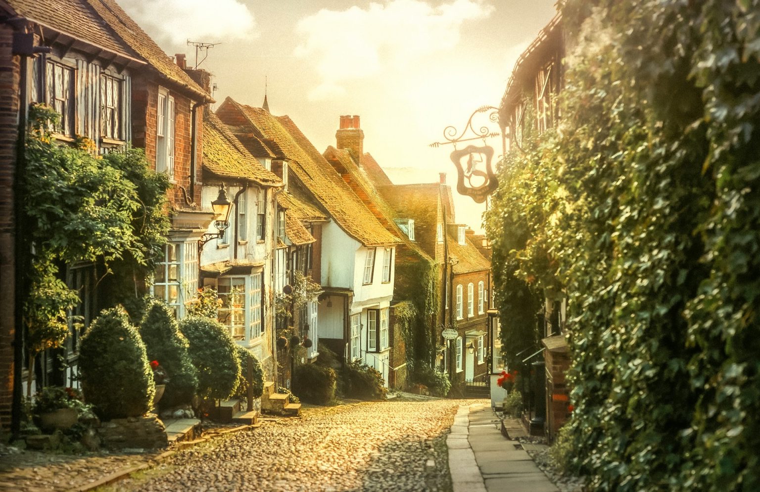 9 Century-Old Inns Americans Can Still Stay In Today – Her Life Adventures